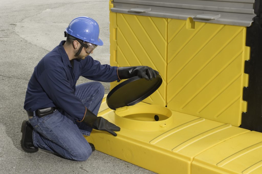 Modular IBC Spill Pallet: 2-Tank, Outdoor Model | E-Environmental Solutions